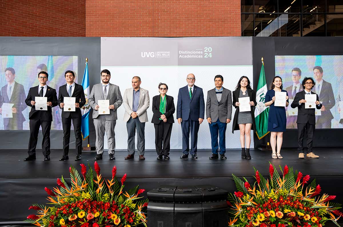 Reconocemos la excelencia en la ceremonia de Distinciones Académicas 2024 | Actualidad UVG